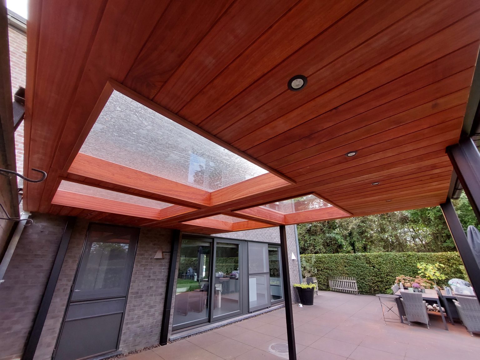 Uitbekleden plafond stalen overkapping - NS Creations